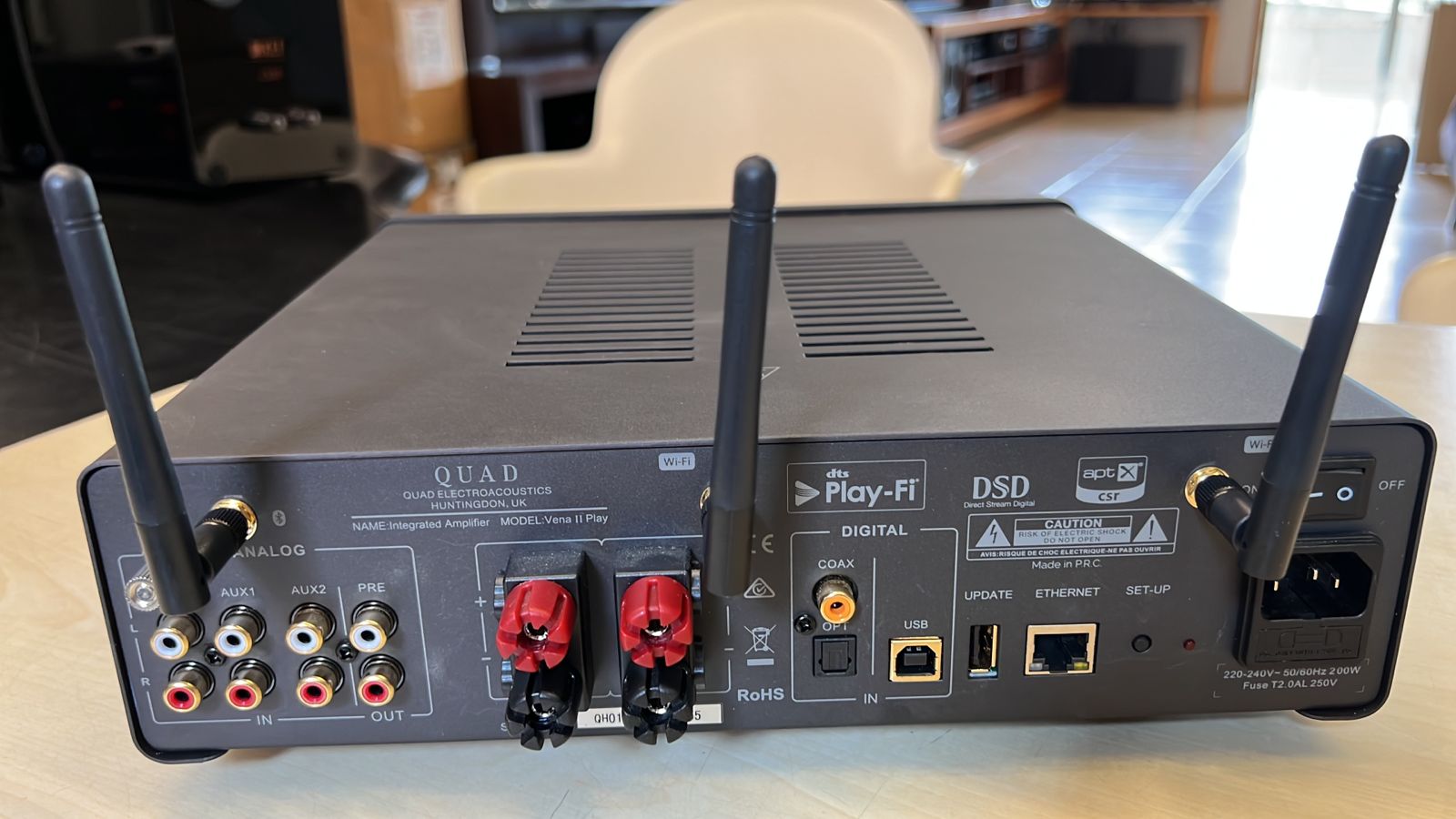QUAD VENA 2 Integrado c/ Bluetooth, DAC, MM Phono, 45 watts - Loja HIFICLUB