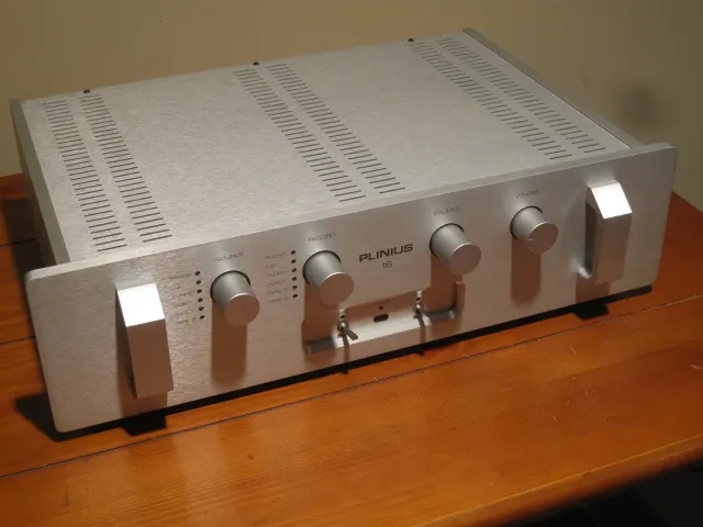 PLINIUS M16 Preamplifificador Class A - Loja HIFICLUB